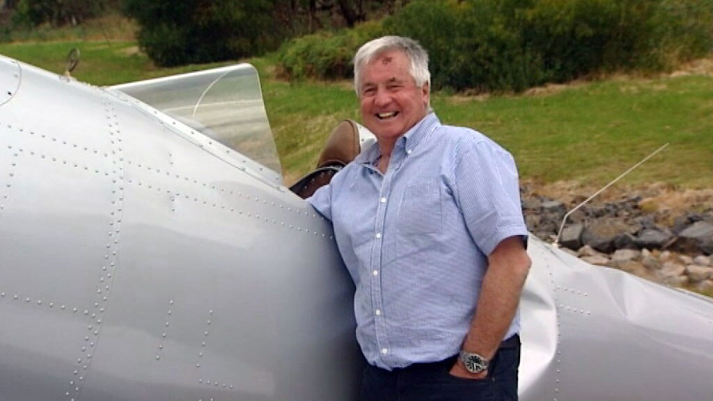 Pilot makes emergency landing just 30 metres from Melbourne freeway ...