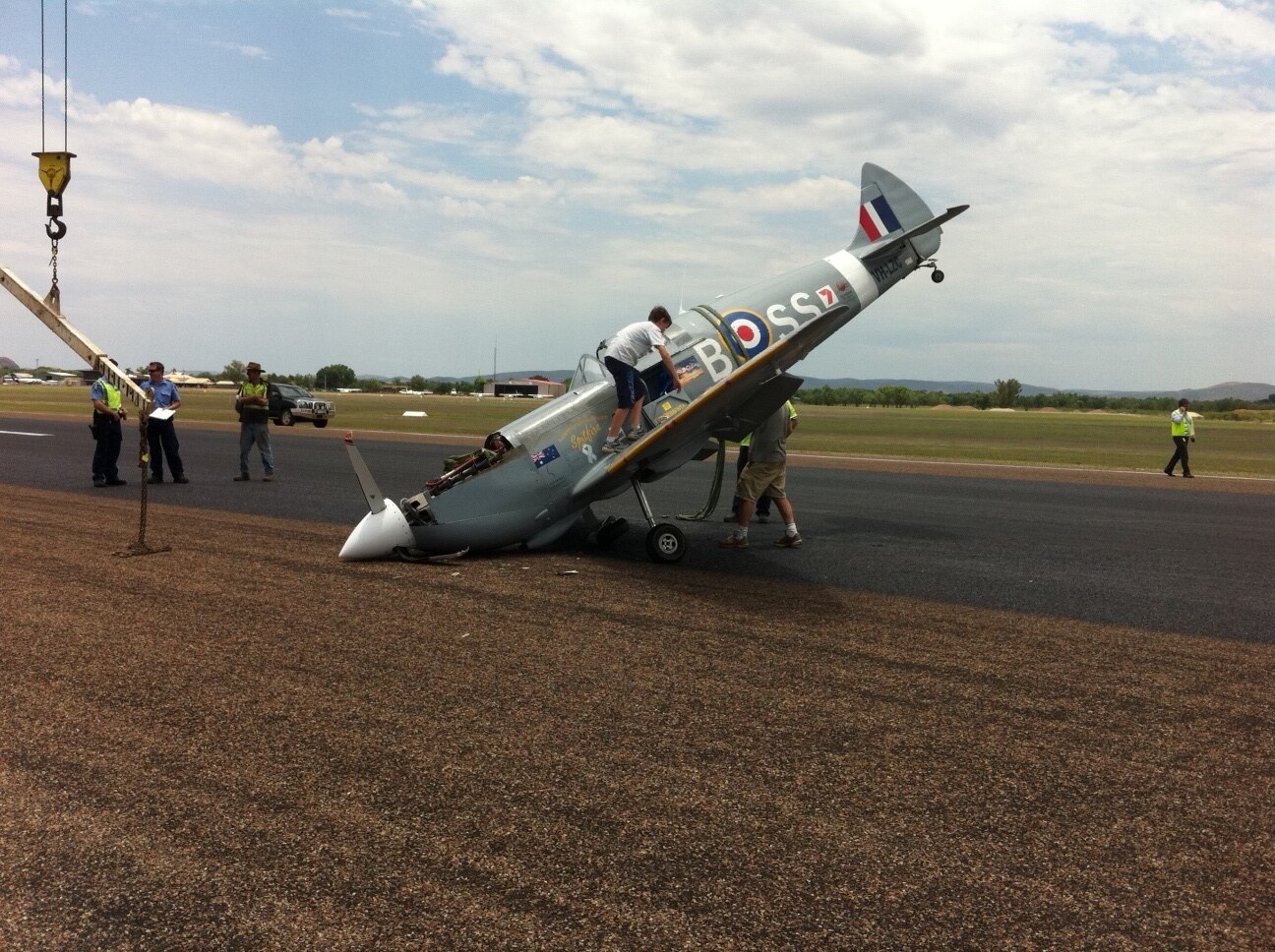 Spitfire collapses on attempted take-off - ABC News