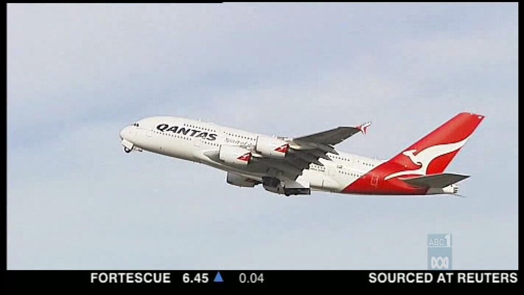 Qantas engine failure blamed on oil leak - ABC News