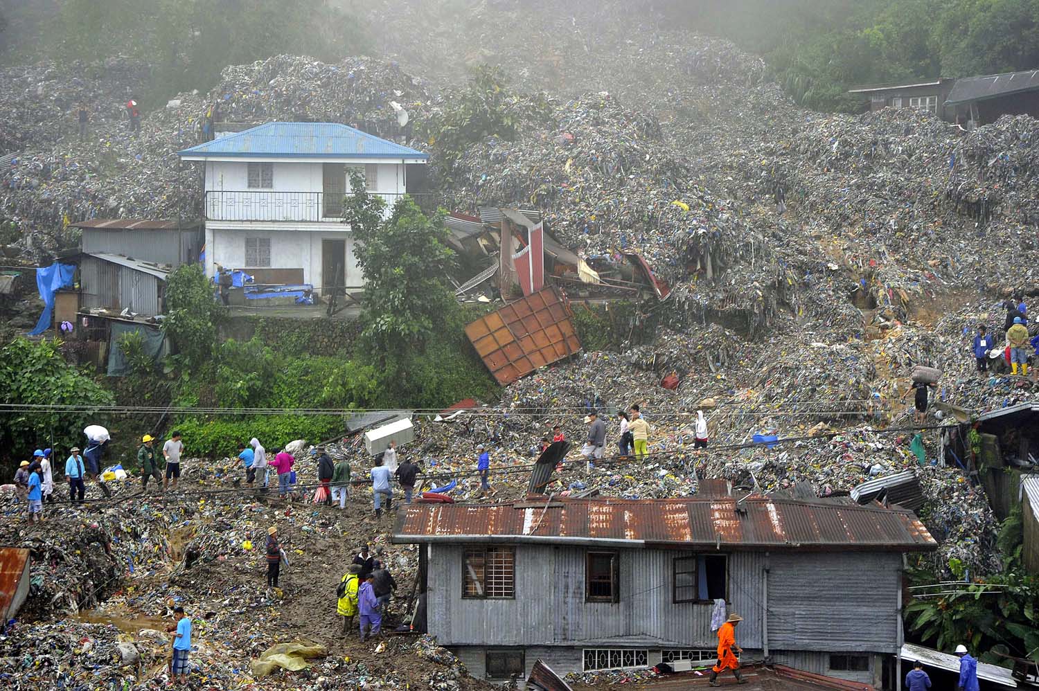 Super-typhoon leaves 8 dead in Philippines - ABC News