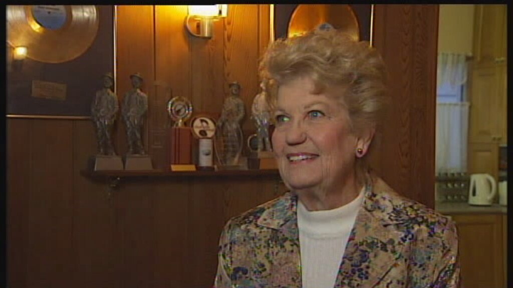 Renowned yodeller receives Queen's birthday honours - ABC News