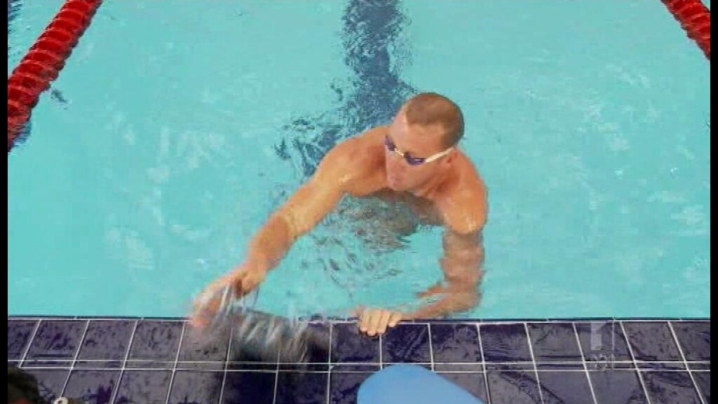 Aussie swimmers take on altitude training - ABC News