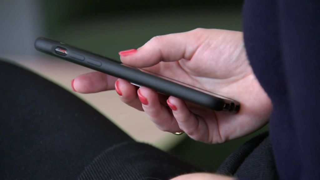 E-safety review calls for input to address online harm - ABC News