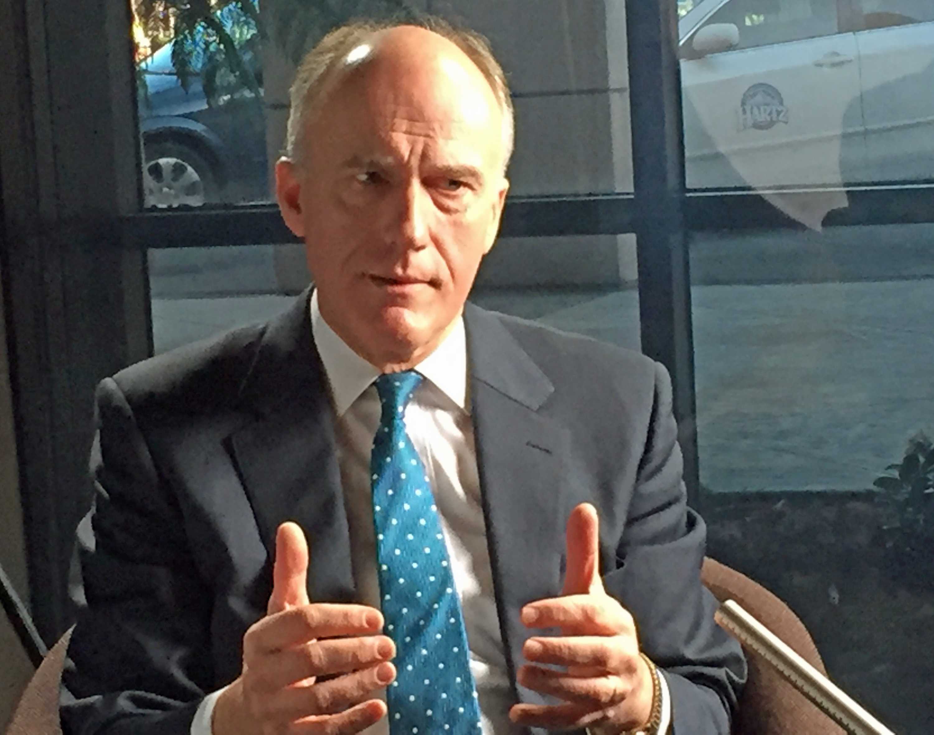 Eric Abetz urges Government to 'show leadership' and cut 4,000 public ...