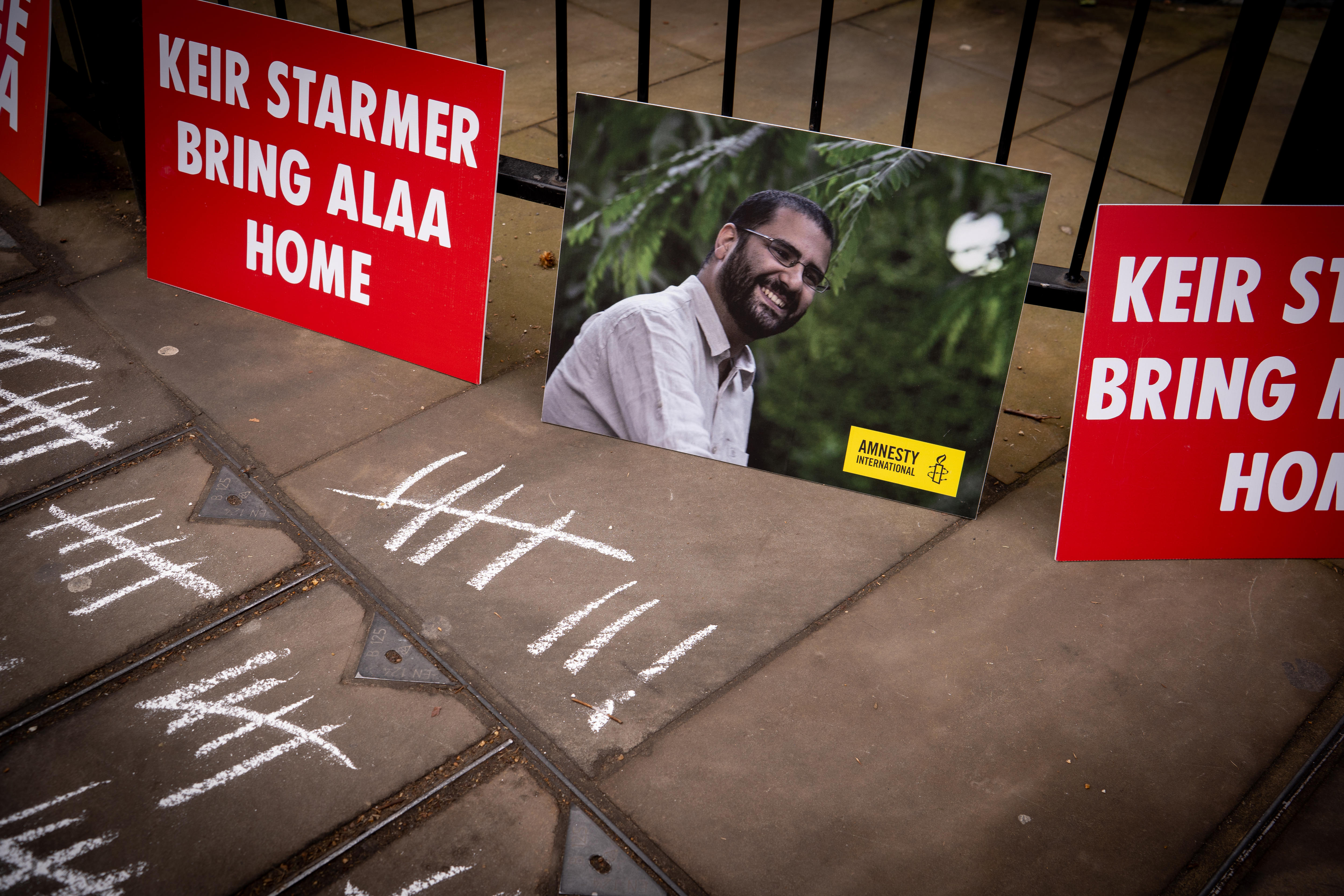 Australian journalist Peter Greste on hunger strike for political ...