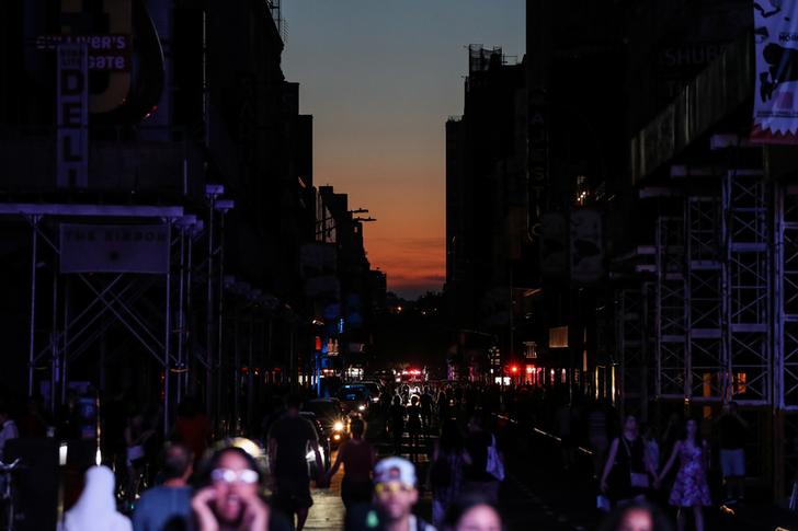 New York City power outage plunges Times Square into darkness with ...