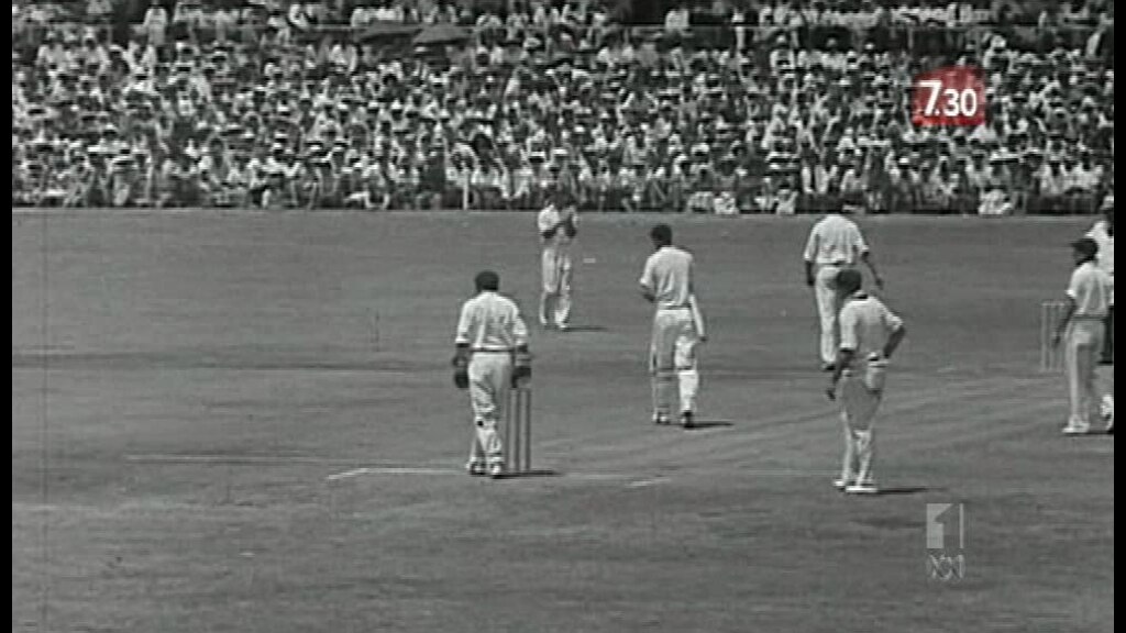 Remembering the gloves of Barry Jarman - ABC News