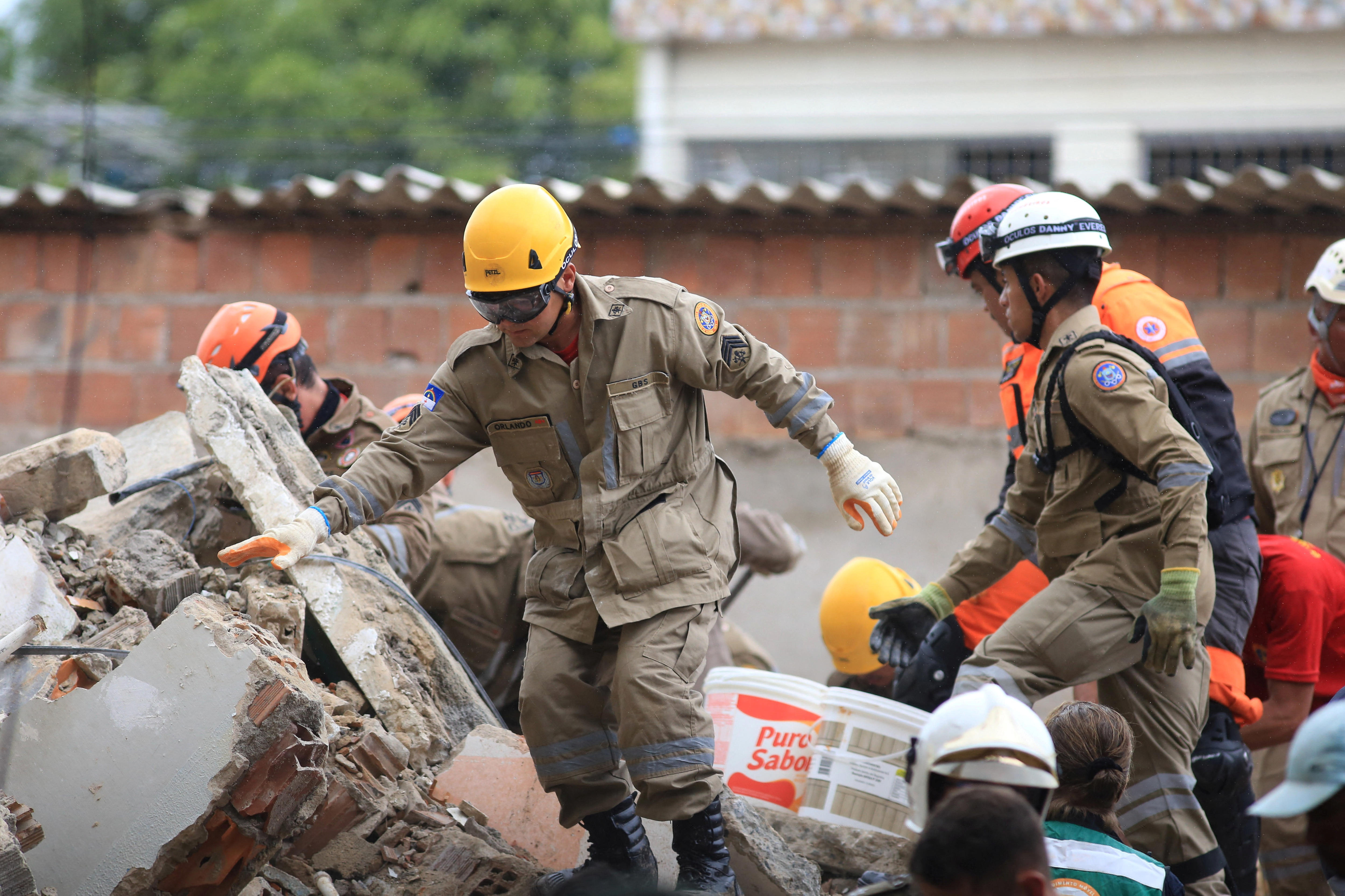 Brazil apartment building collapse leaves eight dead, five still ...