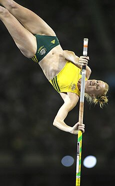 Howe sets Commonwealth pole vault record - ABC News