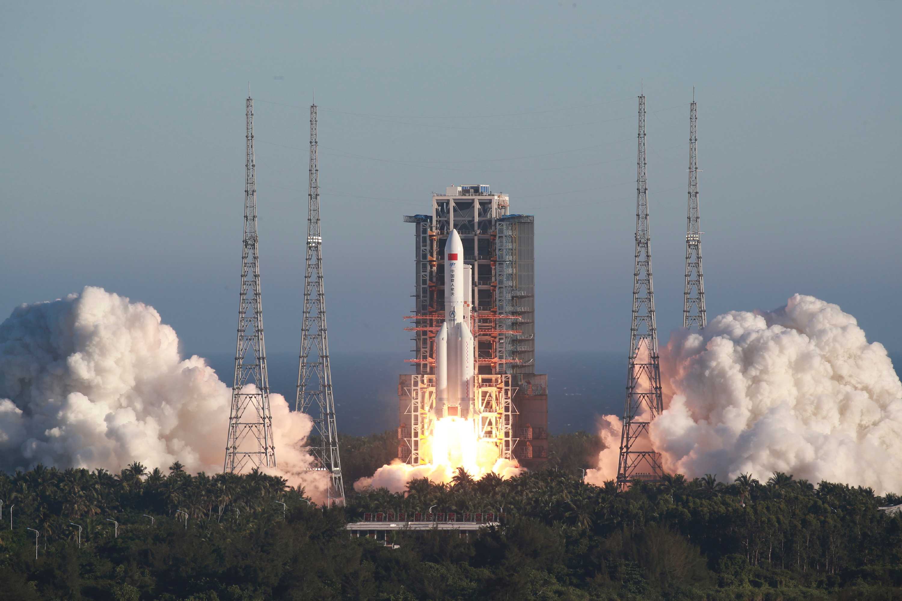 China launches powerful new rocket key to building its own orbiting ...