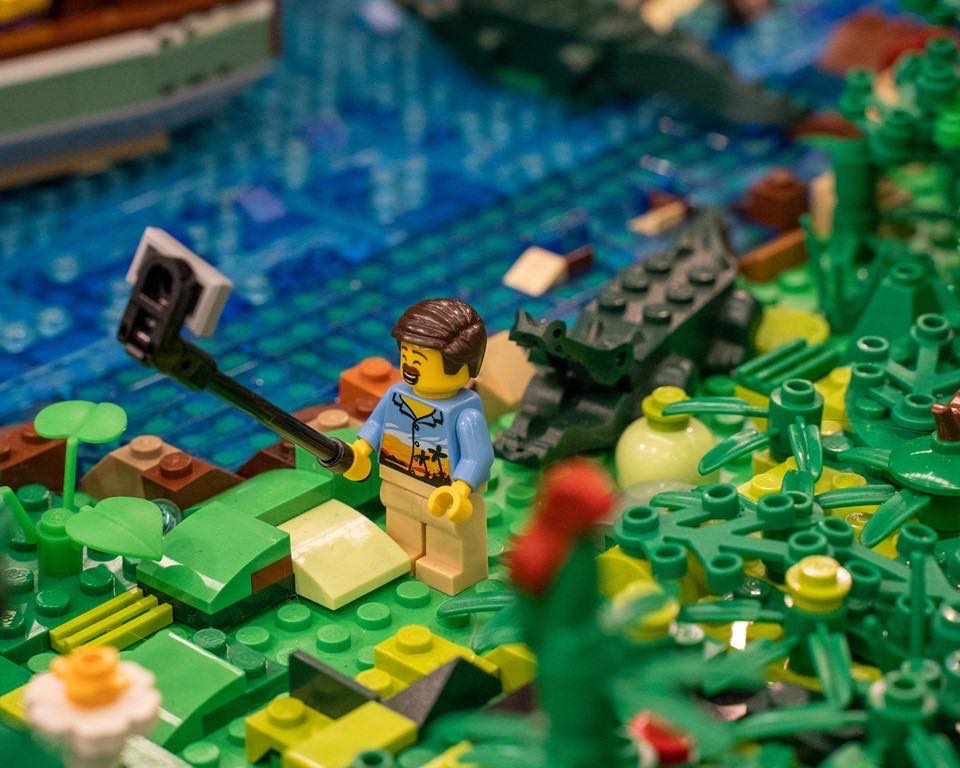 Lego fans use millions of bricks to recreate iconic Queensland ...