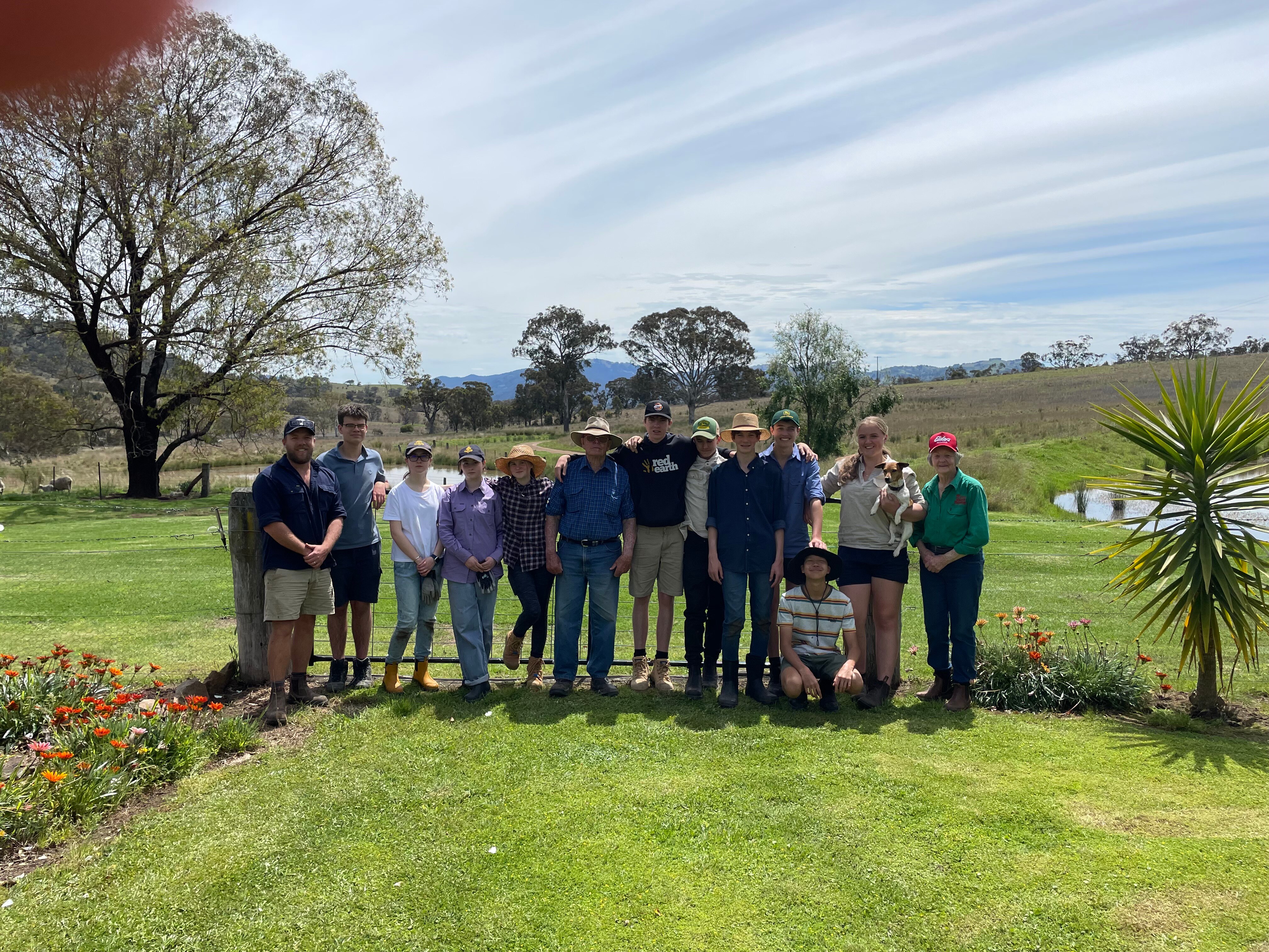 Bowral students go bush to help on Hunter farms - ABC listen