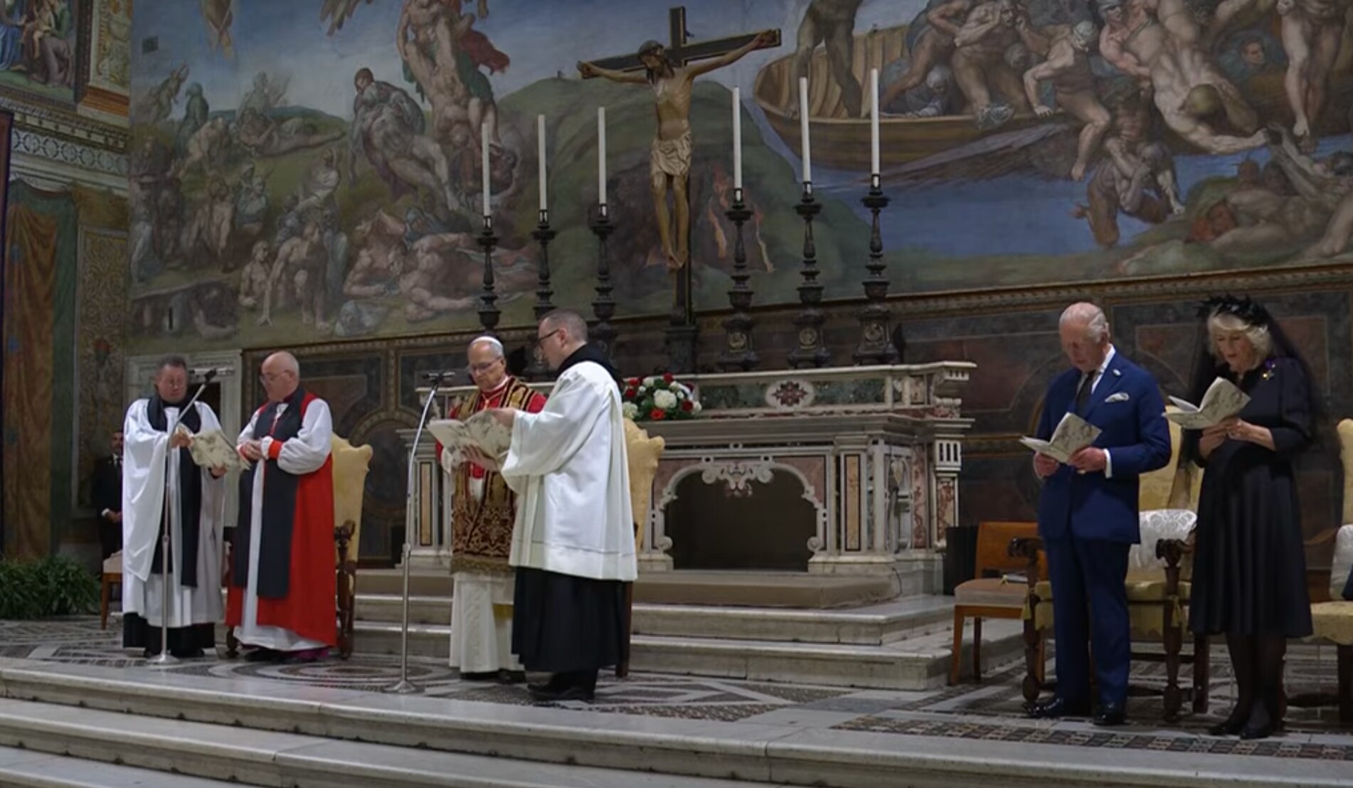 King Charles becomes first British monarch to pray with pope in five ...
