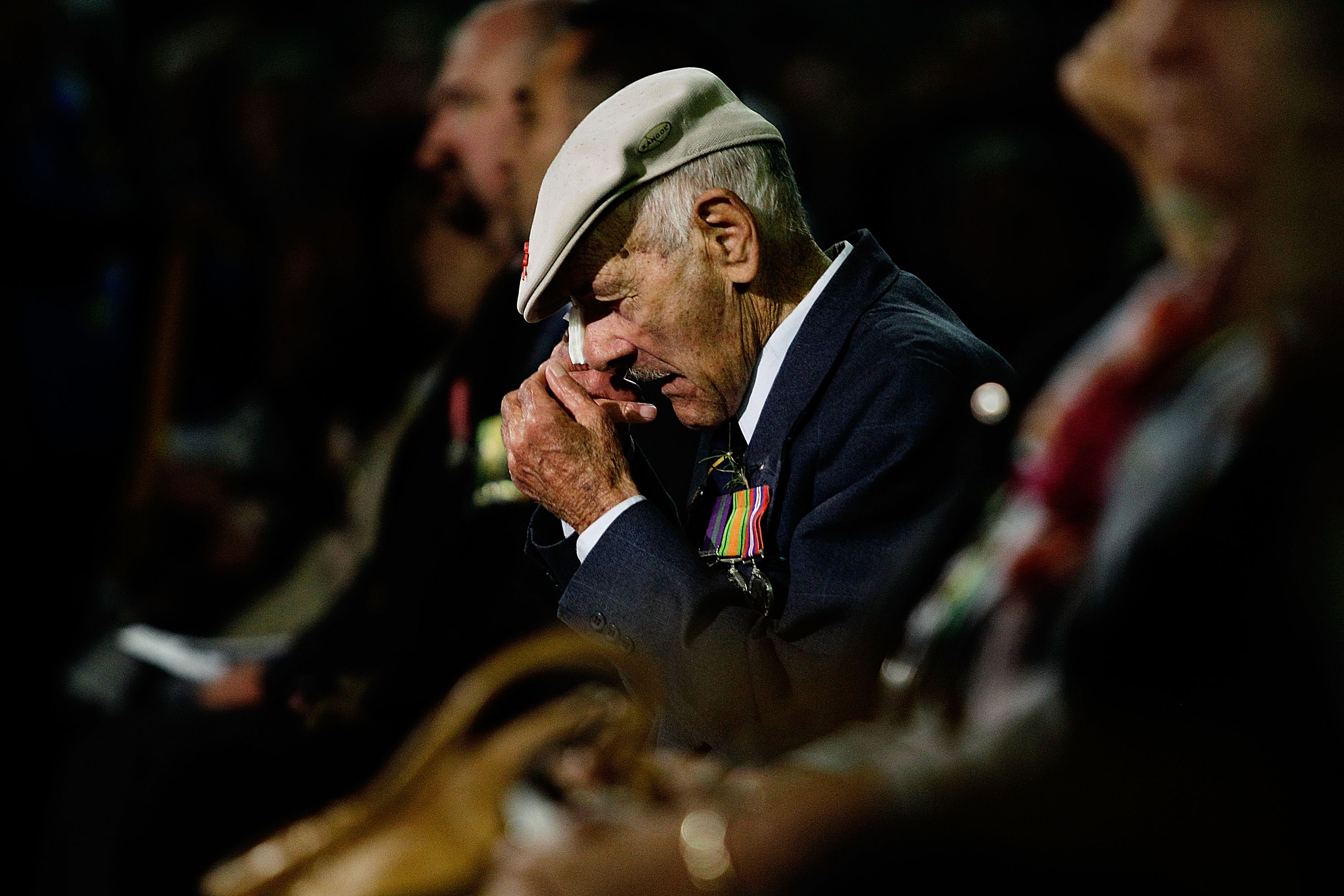 Thousands gather for NSW Anzac events - ABC News
