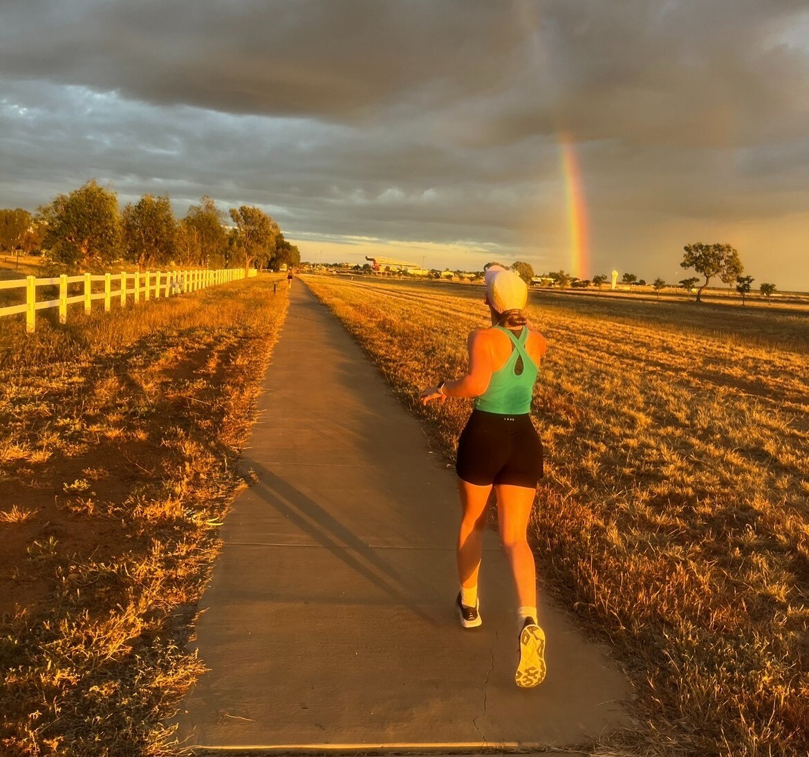 Longreach outback run club brings people together to beat the heat ...