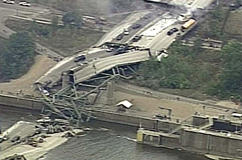 Seven dead as bridge plunges into Mississippi - ABC News
