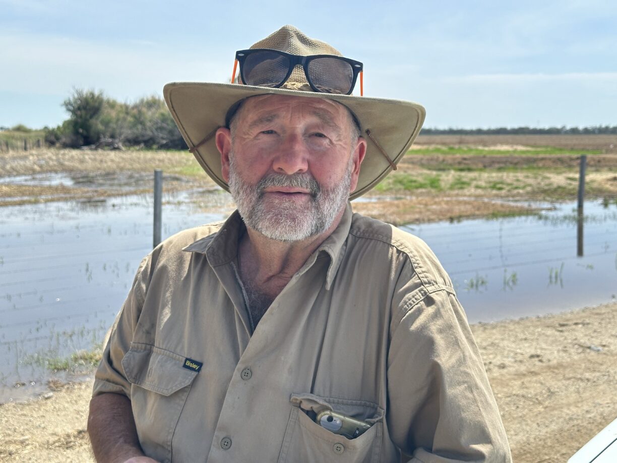Flash flooding leaves residents in northern Victorian town of Kerang ...