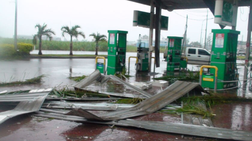 Thousands still without power as cyclone clean-up continues - ABC News