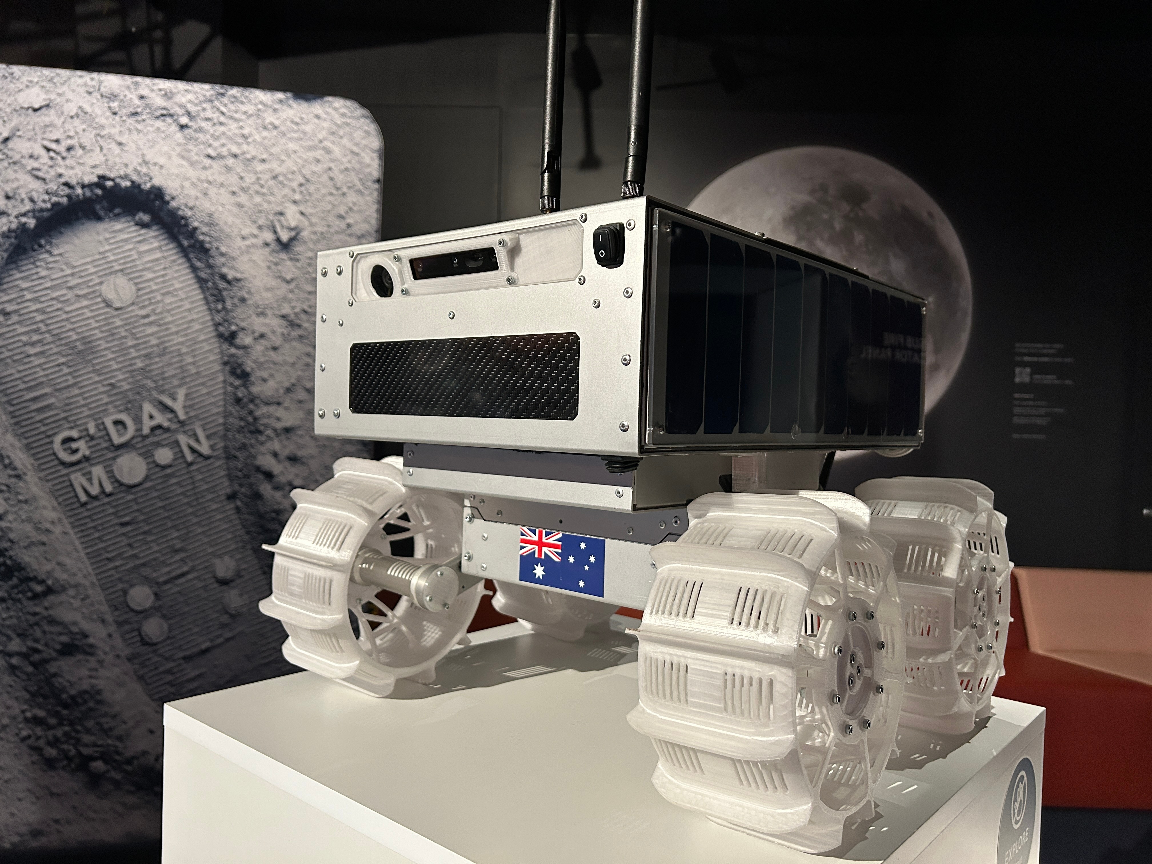 Australian first Moon rover, Roo-ver, to be made by ELO2 Consortium and ...