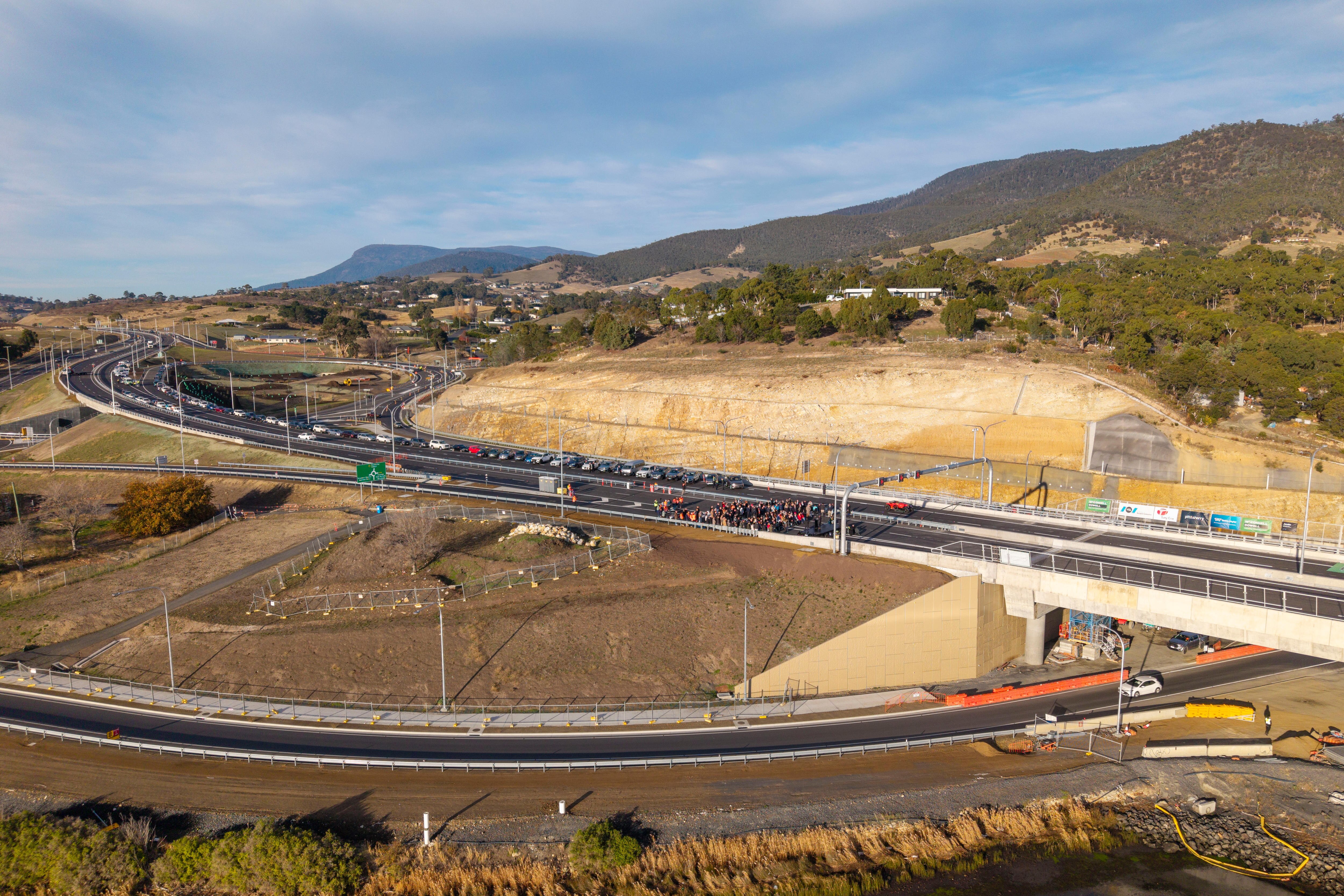 New Bridgewater Bridge opens to thousands of interested walkers after ...
