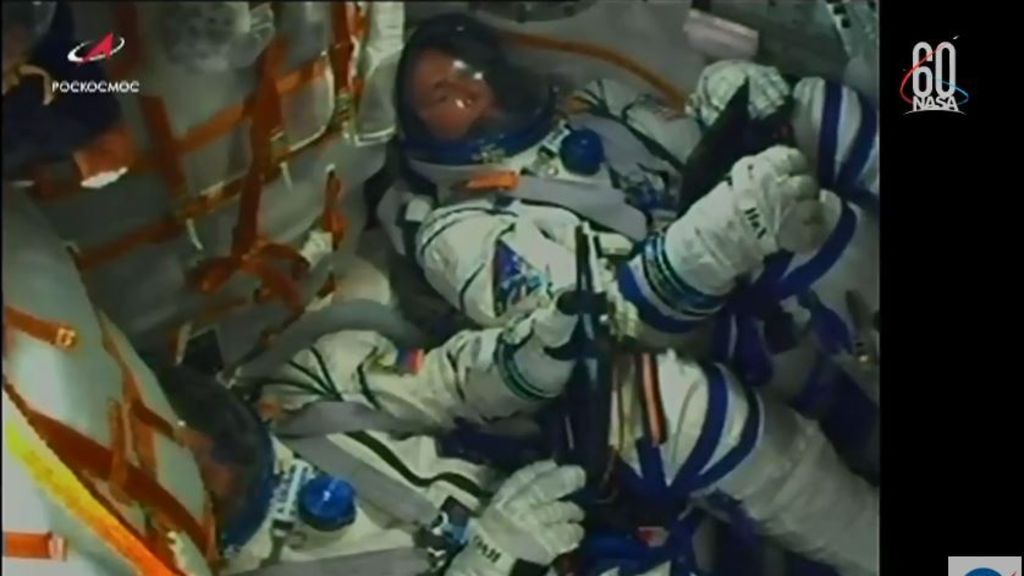 Astronauts make emergency landing after rocket malfunction - ABC News