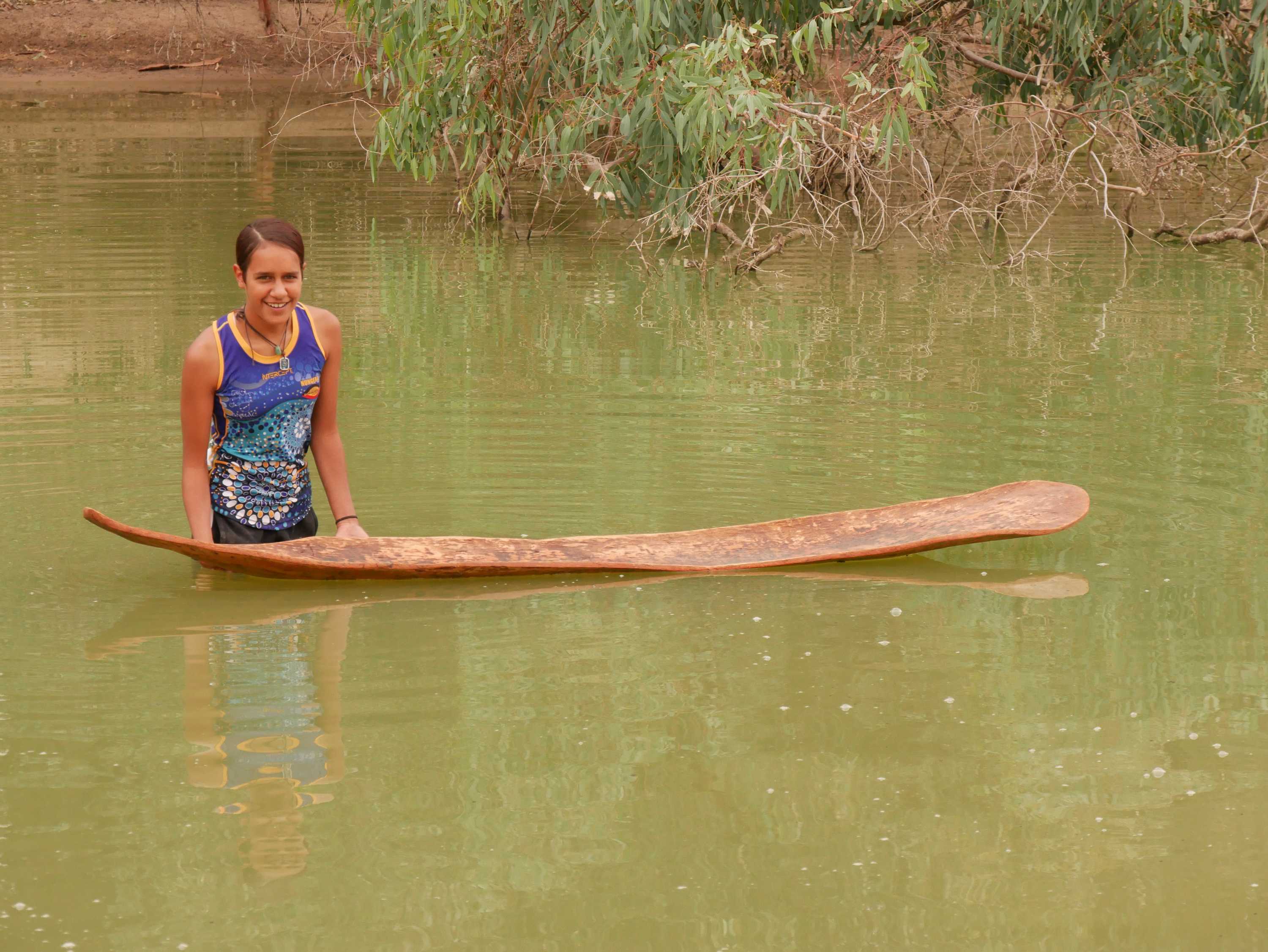 Wilcannia witnesses historic floating of Aboriginal canoe along Darling ...