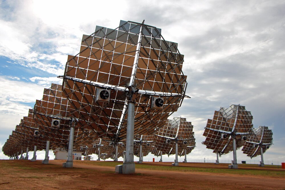 Huge solar farm opens near Mildura - ABC News