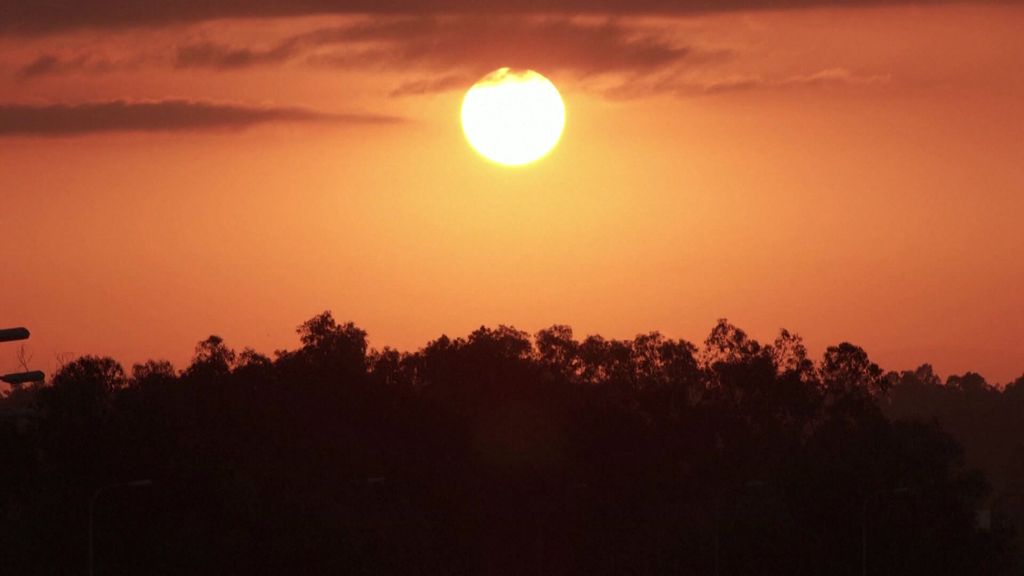 Sun rises over Israeli tanks stationed near border of Gaza - ABC News