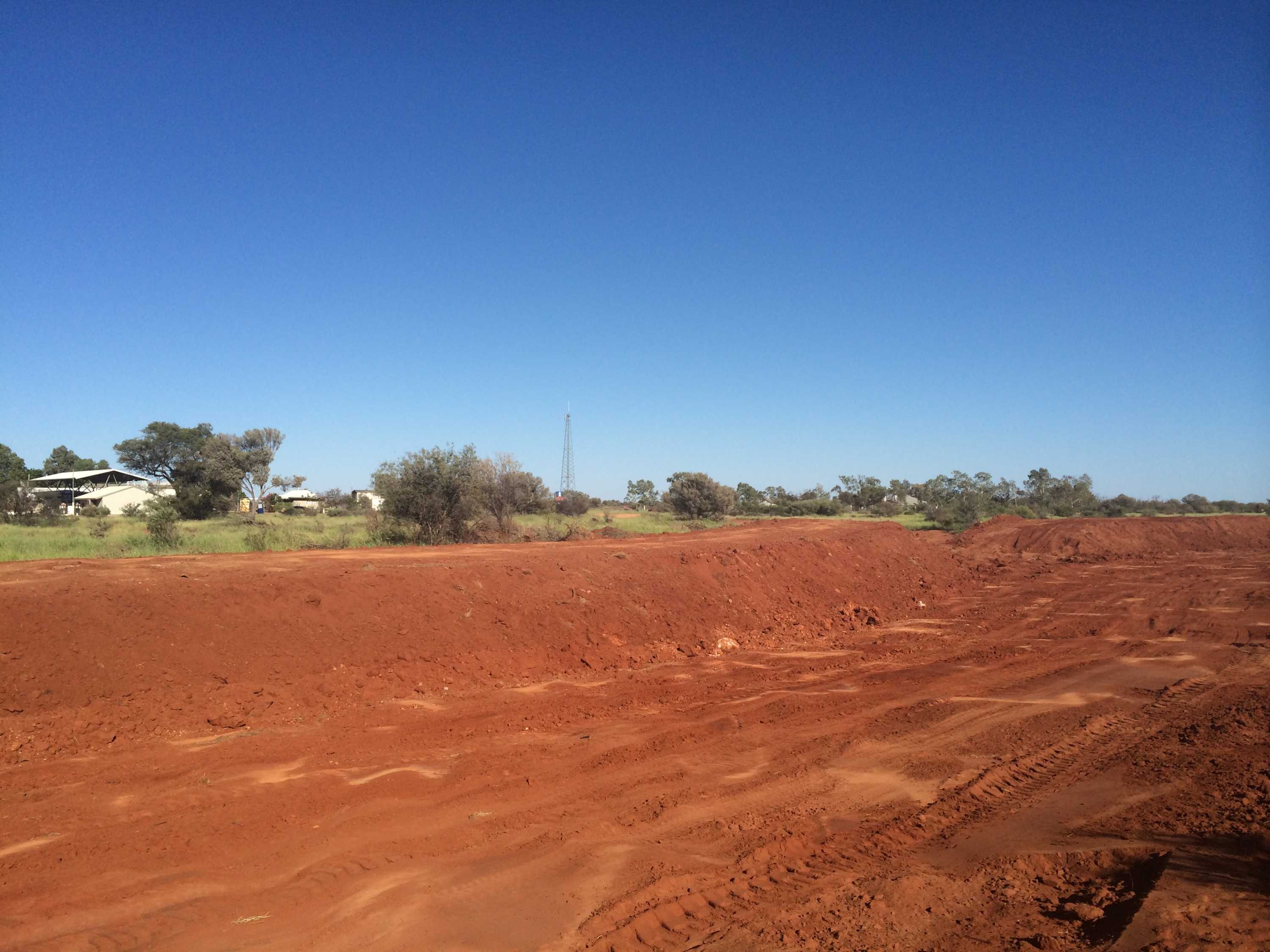 Flooded police station and roadhouse spark quick building of levees to ...