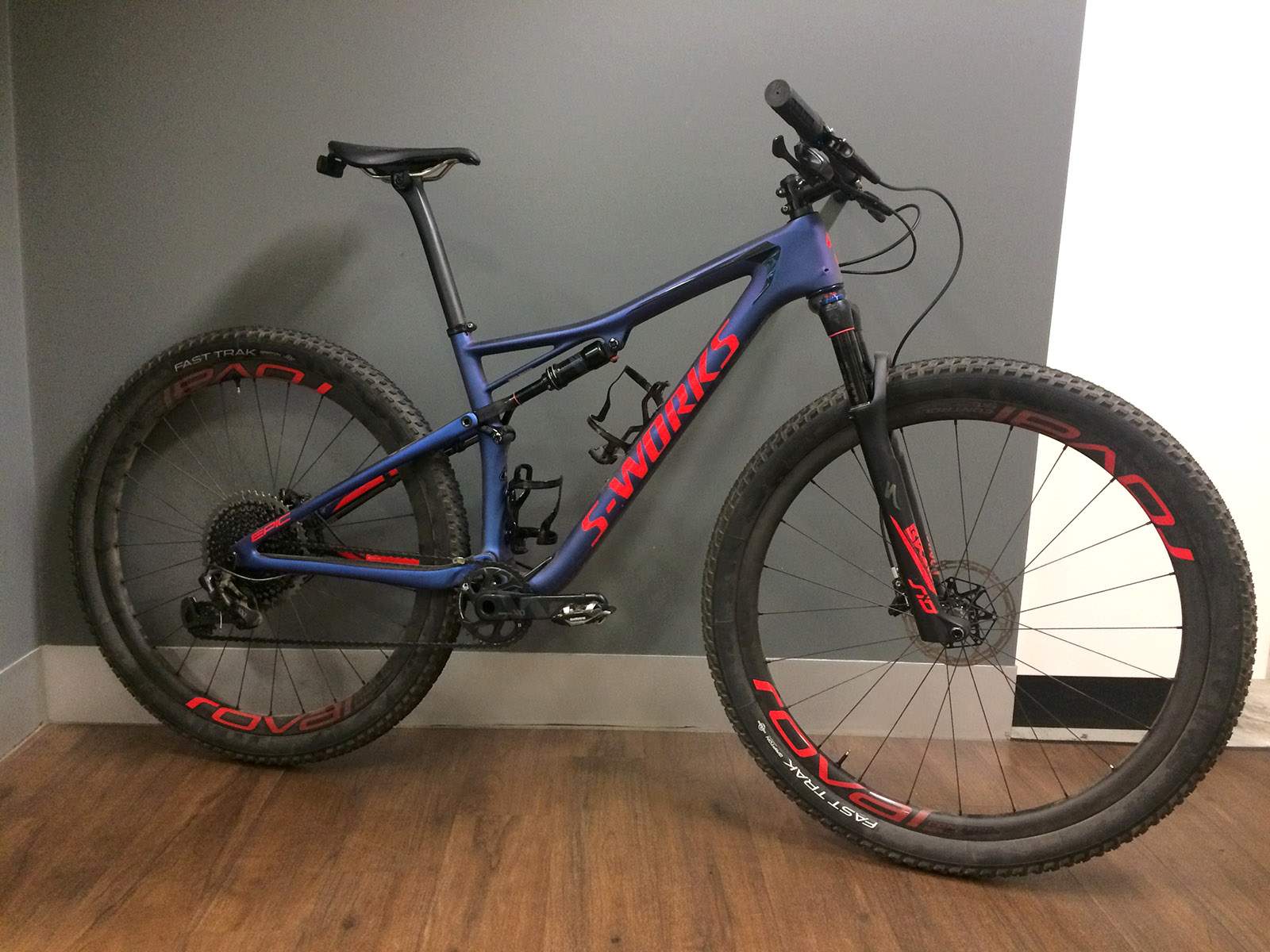 Mountain bikes go high-tech, leaving old-school off roaders in their ...