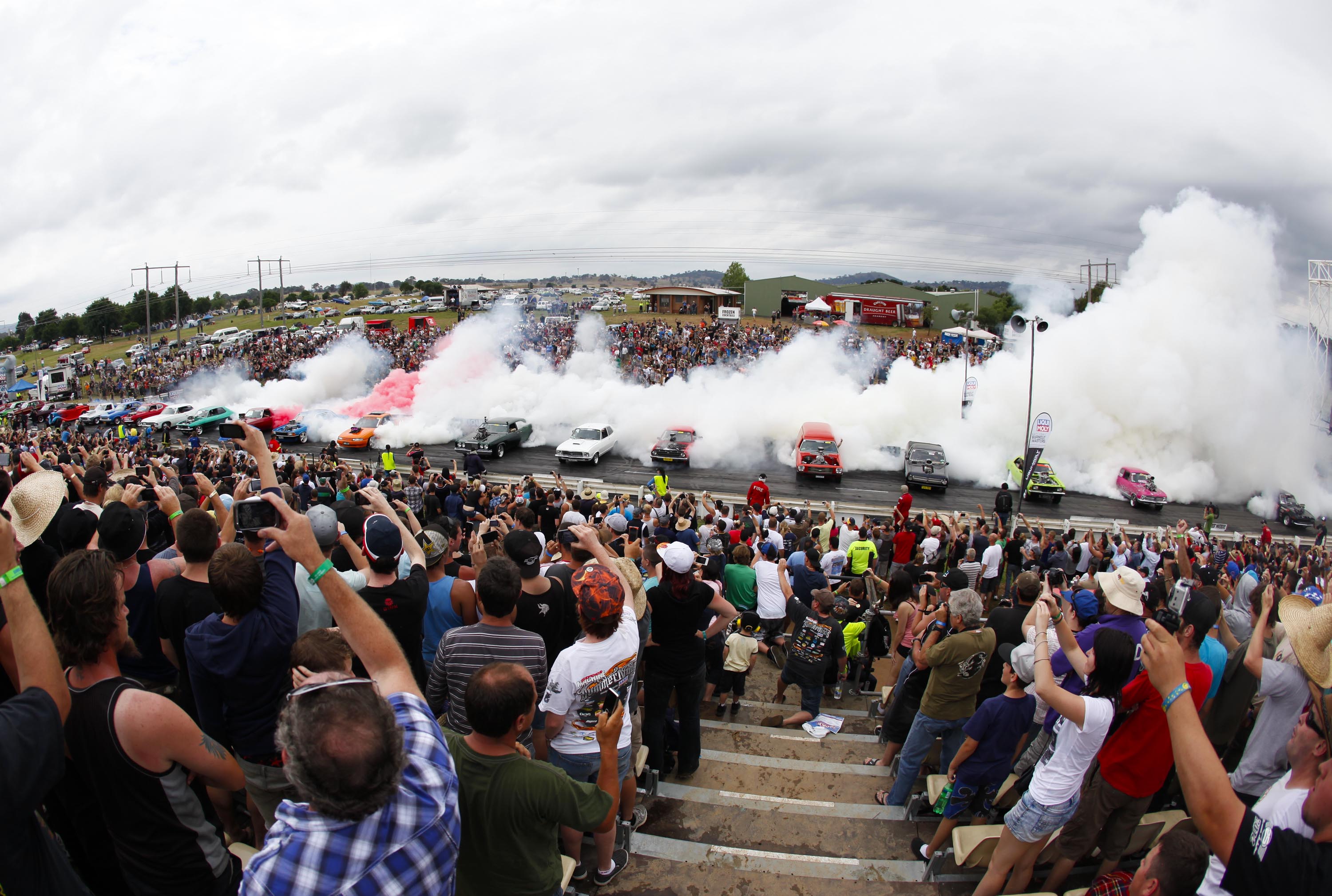 Summernats attracts record crowd, no arrests - ABC News