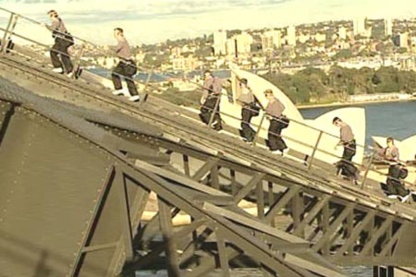 Harbour Bridge Climb scoops top tourism award - ABC News