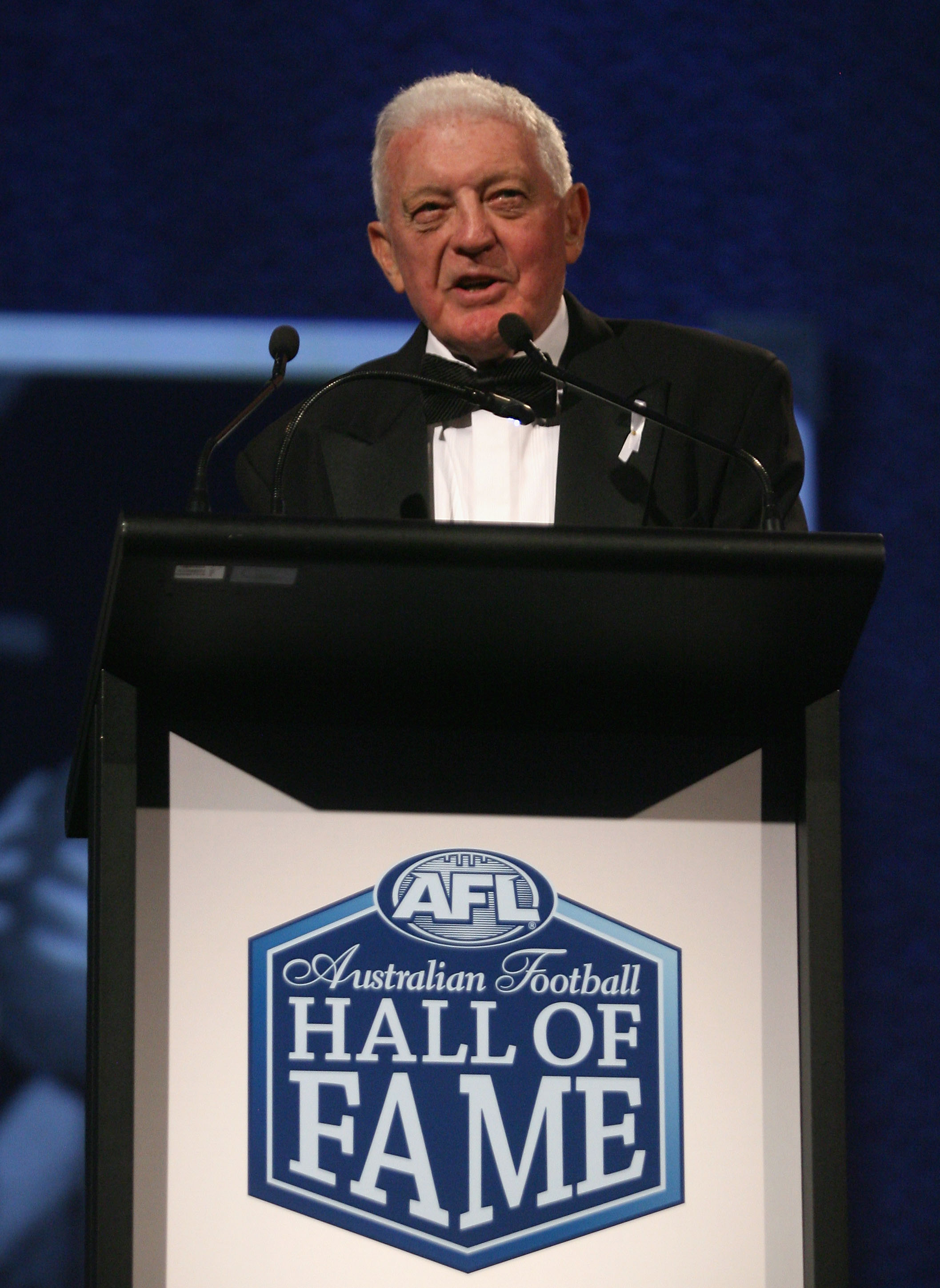 Keith Stackpole, Australian Test cricketer, dies aged 84 - ABC News