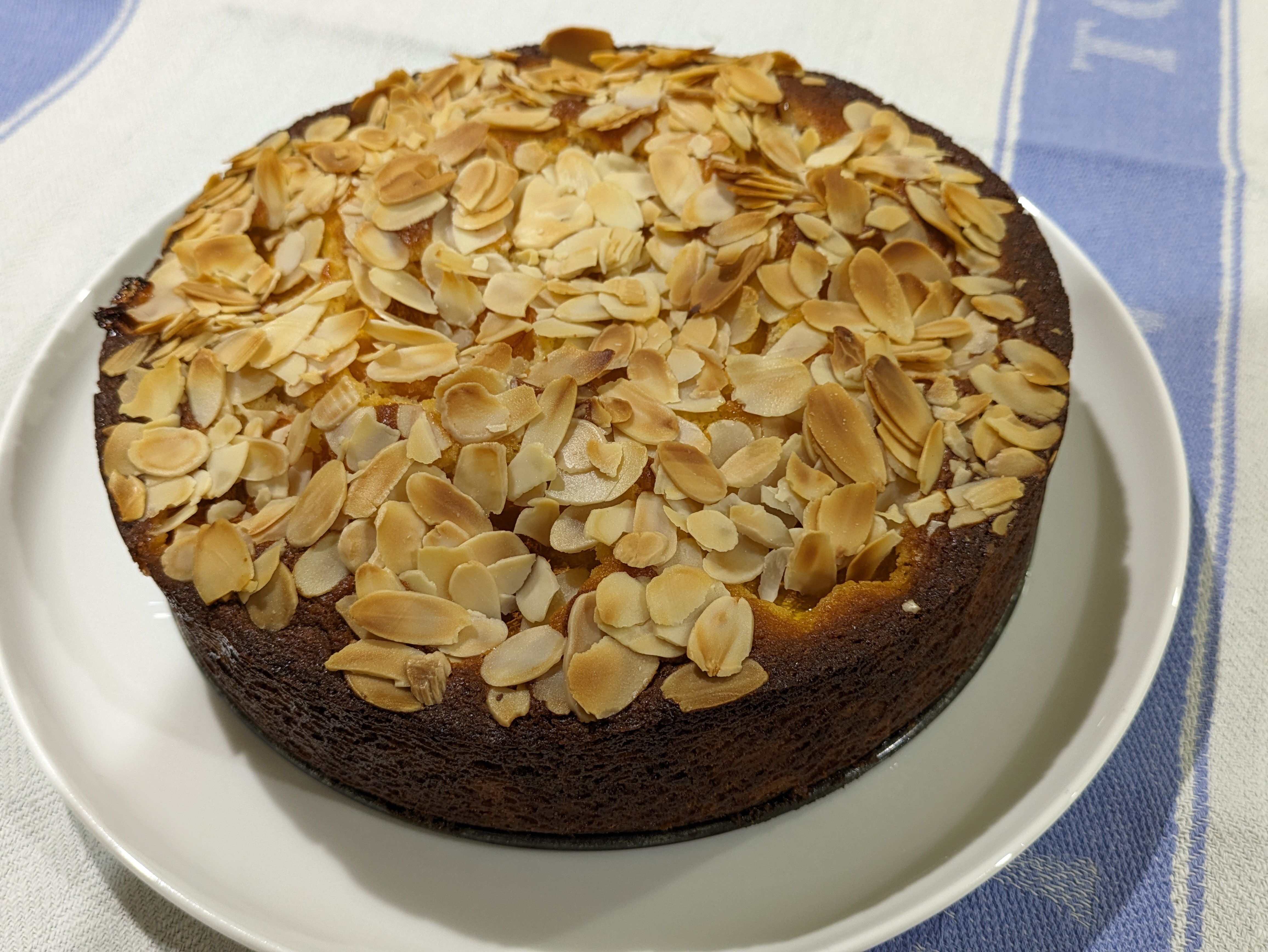 Alison Alexander's stone fruit, ricotta and almond cake - ABC News