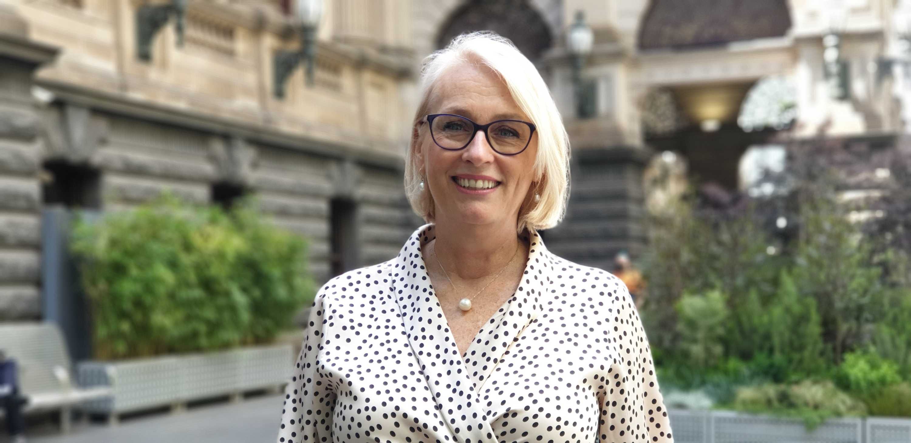 Melbourne Lord Mayor urges Australia to set national reopening target ...