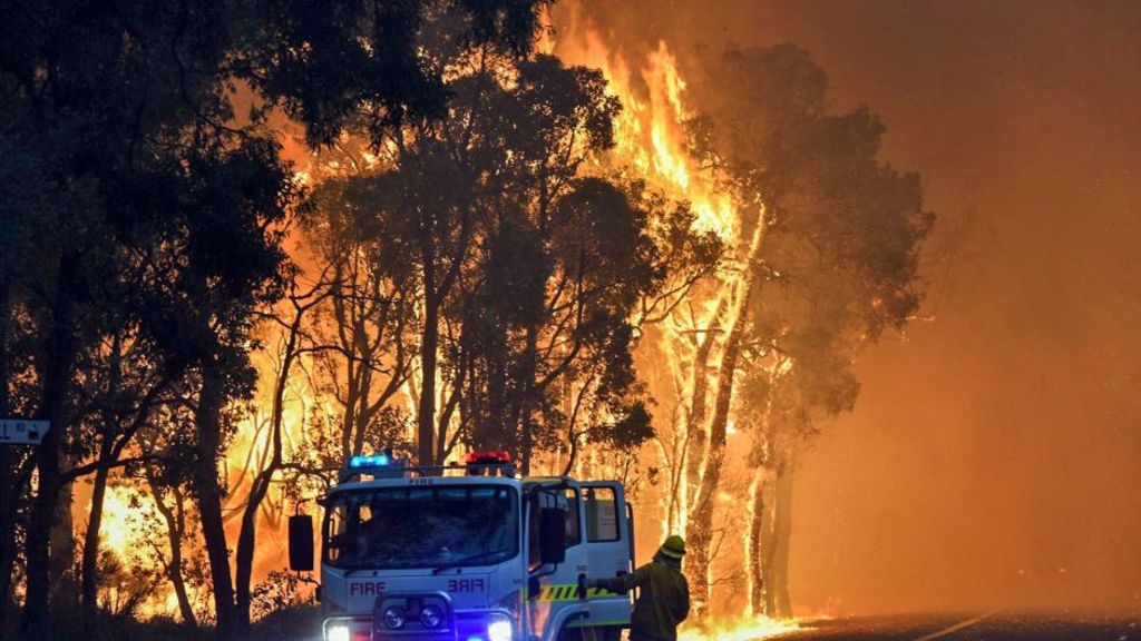 WA fire: Yarloop devastated by bushfire with 95 homes lost - ABC News