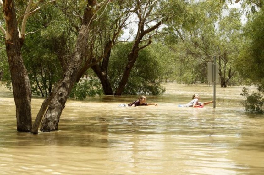Flood peak warnings for western Qld - ABC News