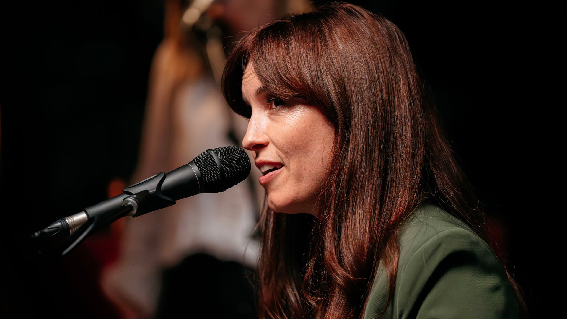 Missy Higgins covers Troye Sivan's 'One Of Your Girls' for Like A ...