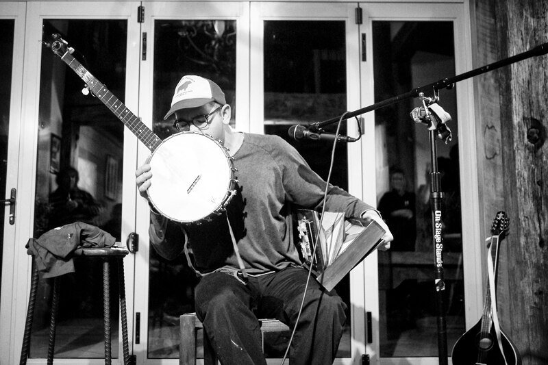 What it's like to perform music in lounge rooms around the world. - ABC ...