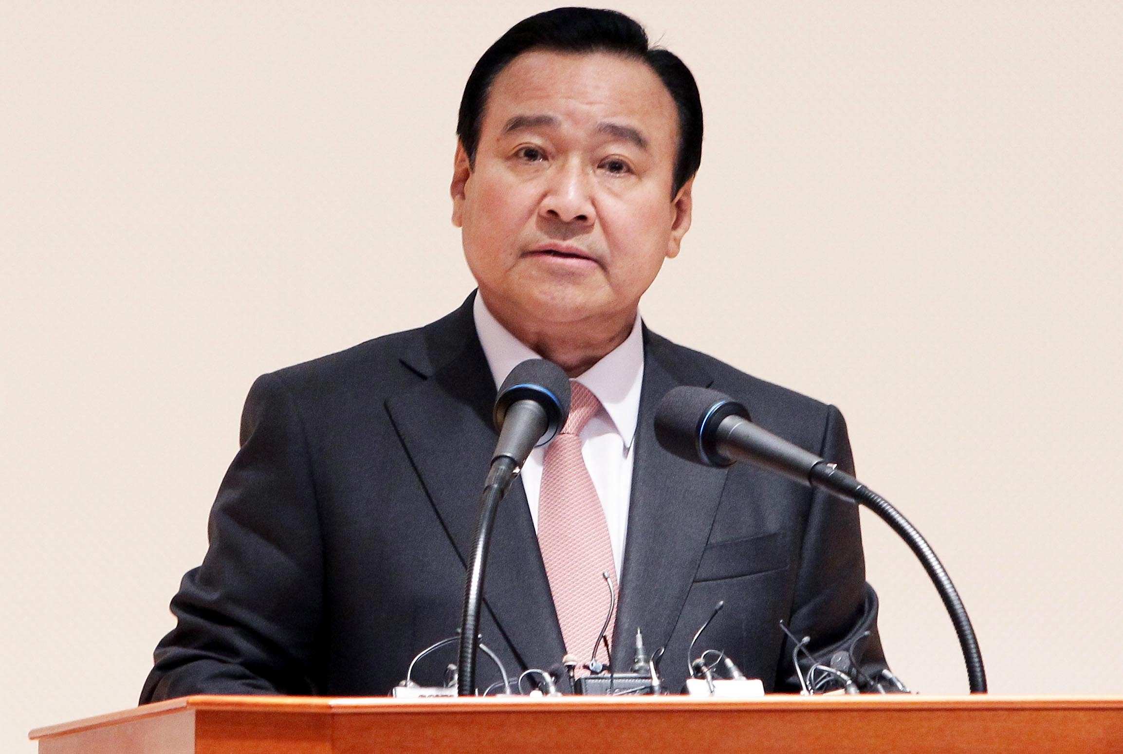 South Korean prime minister Lee Wan-Koo offers resignation in wake of ...