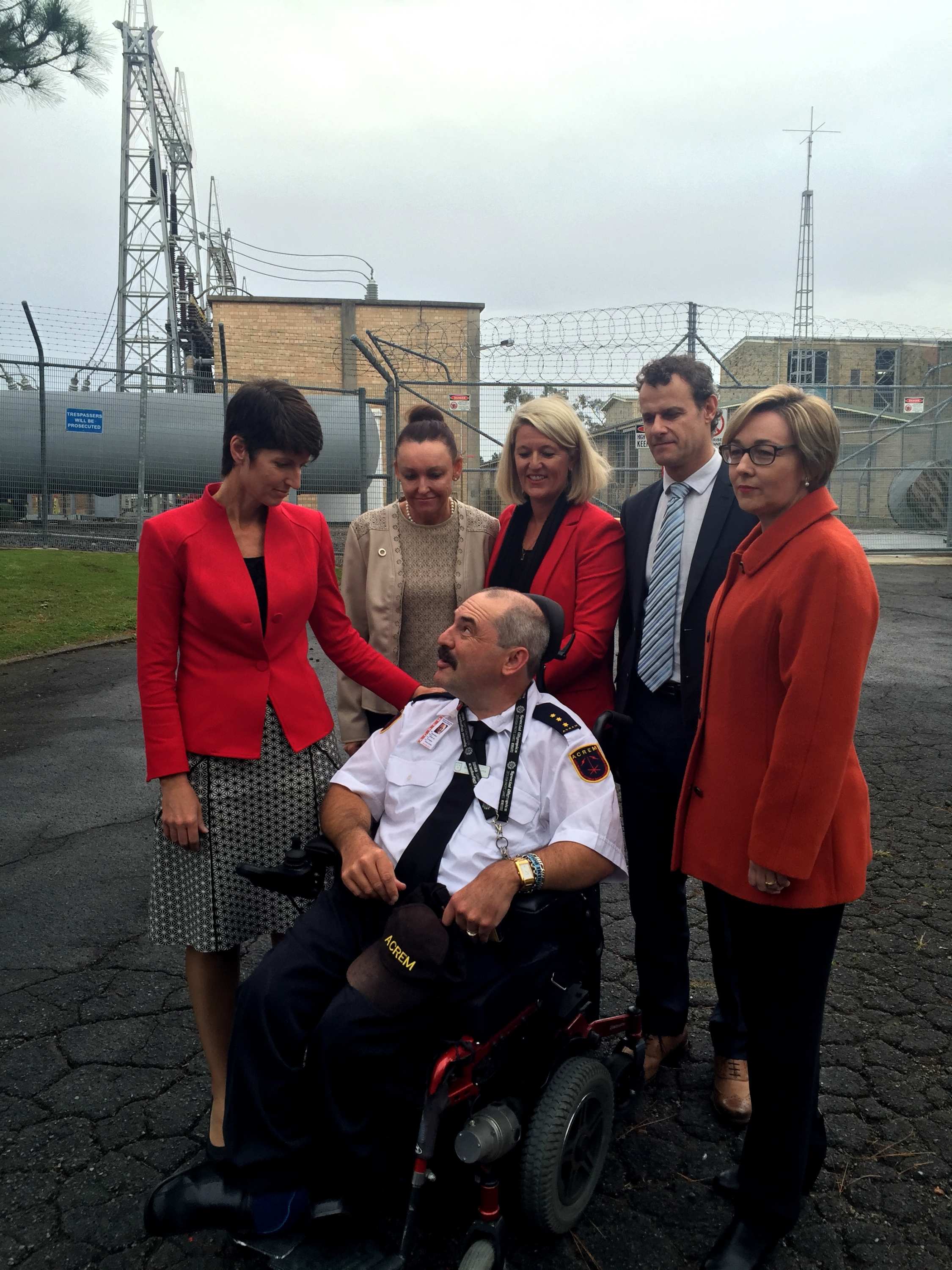 Hunter MPs unite against power privatisation plans - ABC News