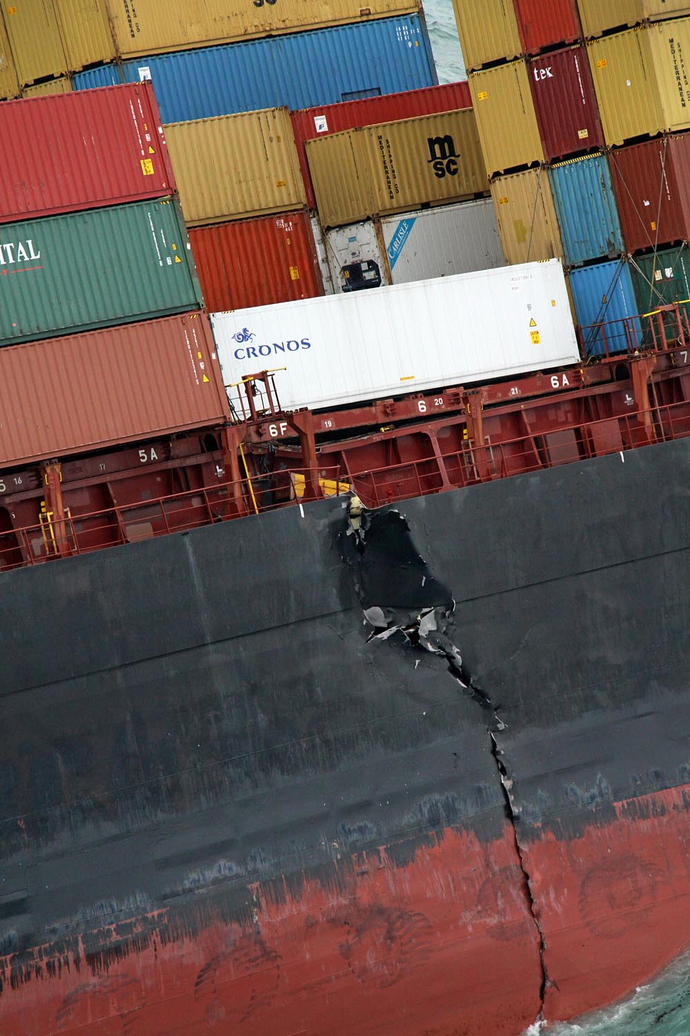 Race to pump oil from stricken ship - ABC News