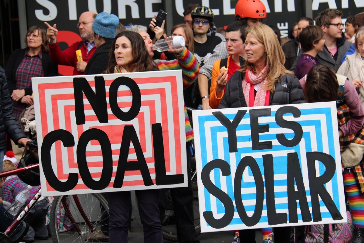 Climate change rally: Tens of thousands gather in Melbourne ahead of UN ...
