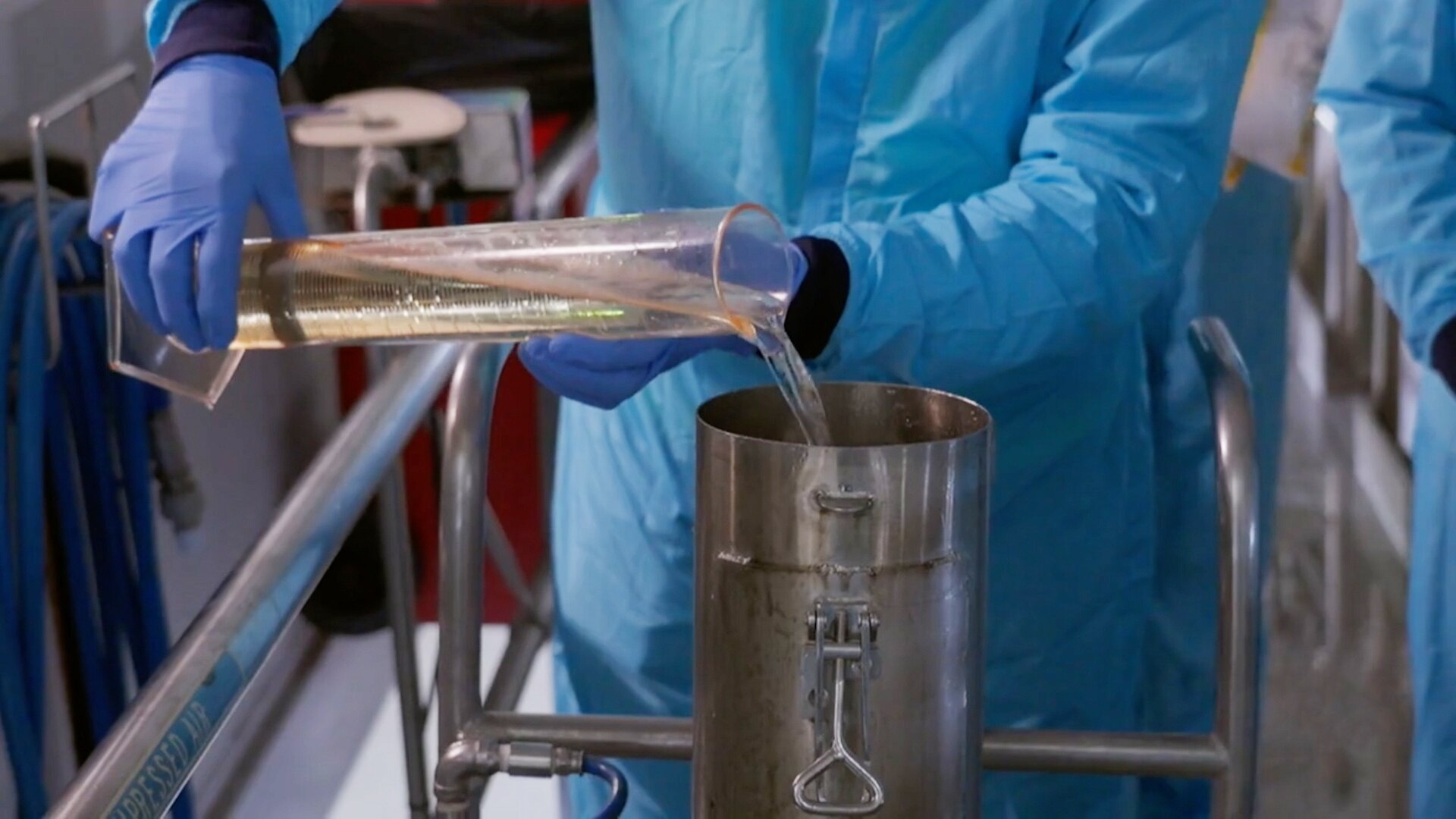 Dr Karl's How Things Work: The process of making cheese - ABC Education