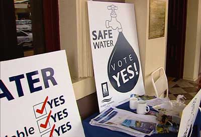Nation watches Toowoomba water vote - ABC News