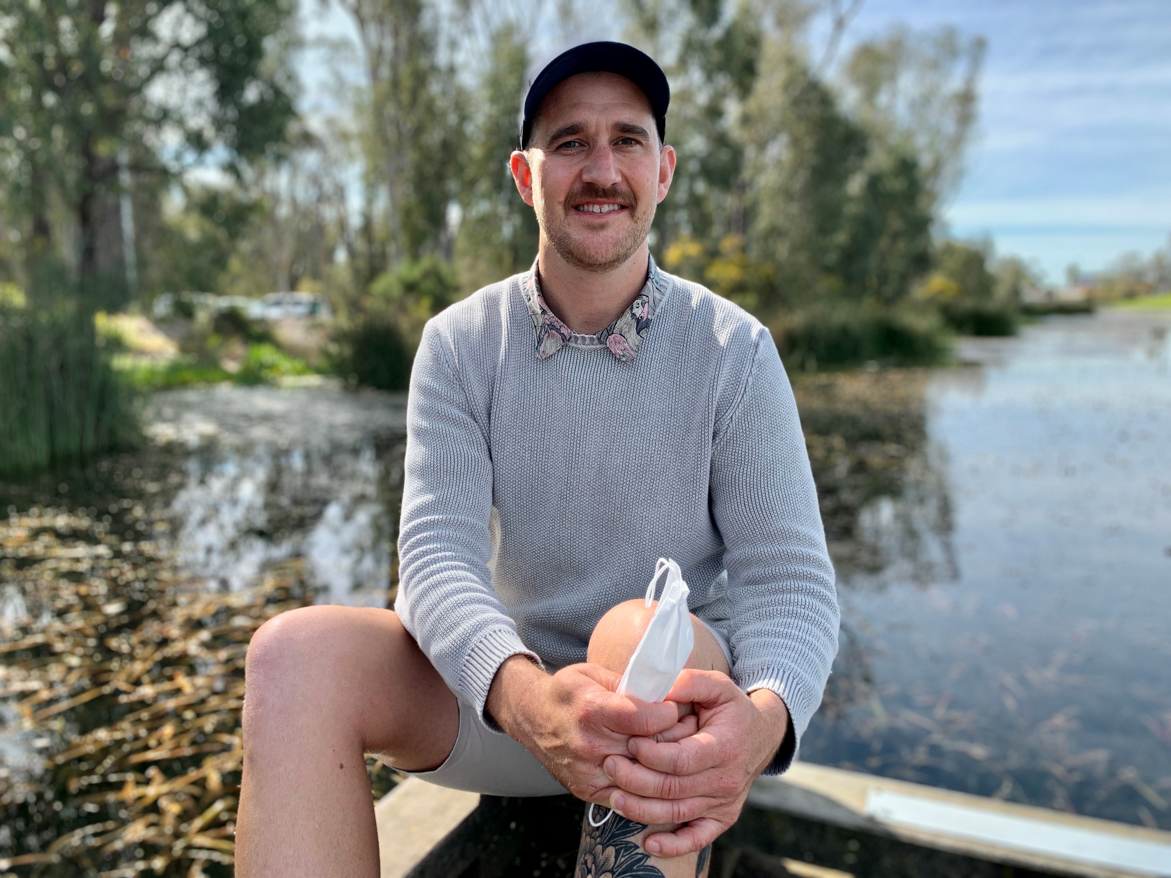 Pair applauded for volunteering to spend two weeks in isolation to keep ...