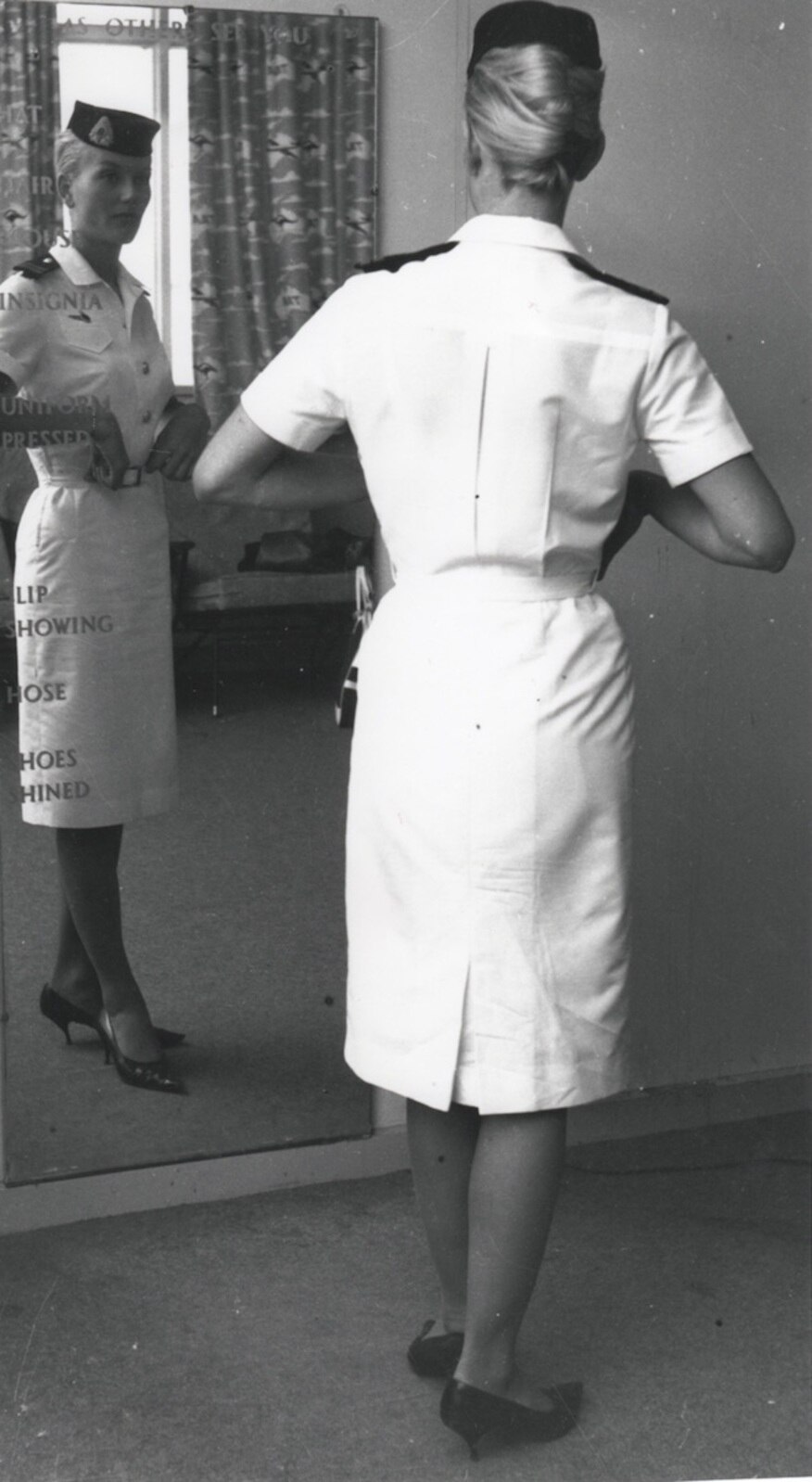 Smile and stay thin: Life as an air hostess in 1960s Australia - ABC News