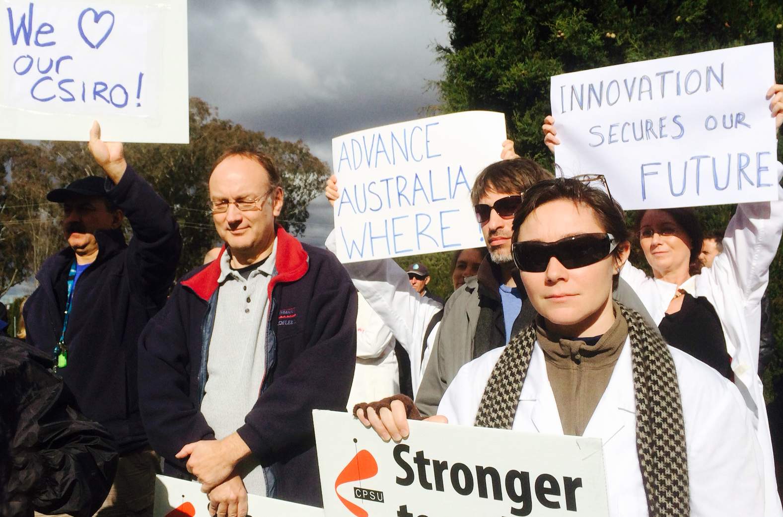 CSIRO staff call for urgent meeting with Industry Minister over job ...