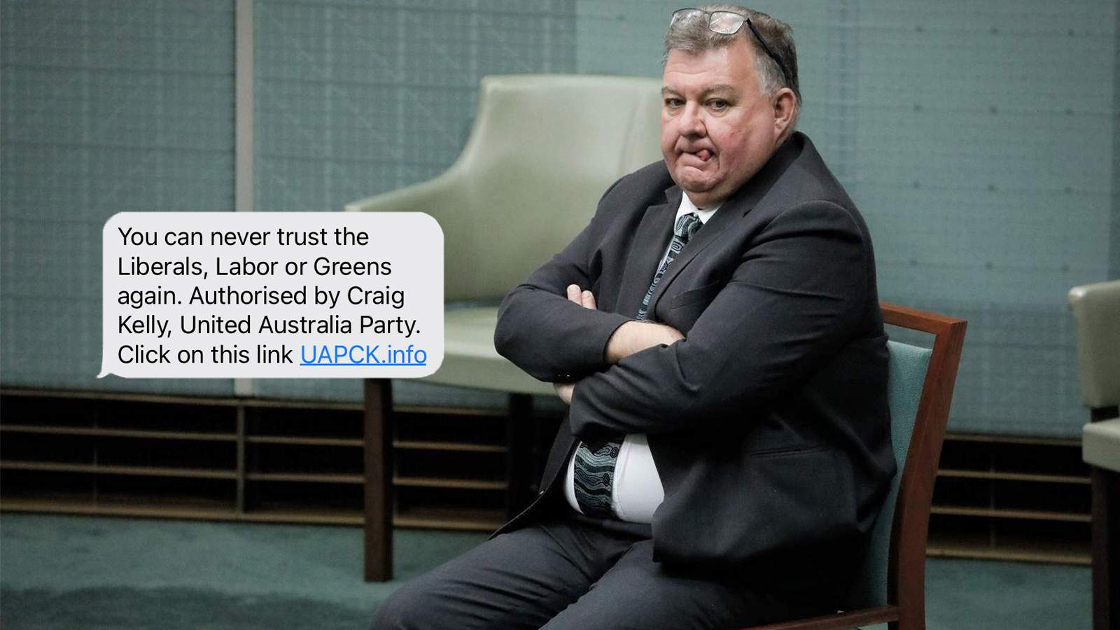 'How is this legal?' People are REALLY annoyed by that Craig Kelly SMS ...