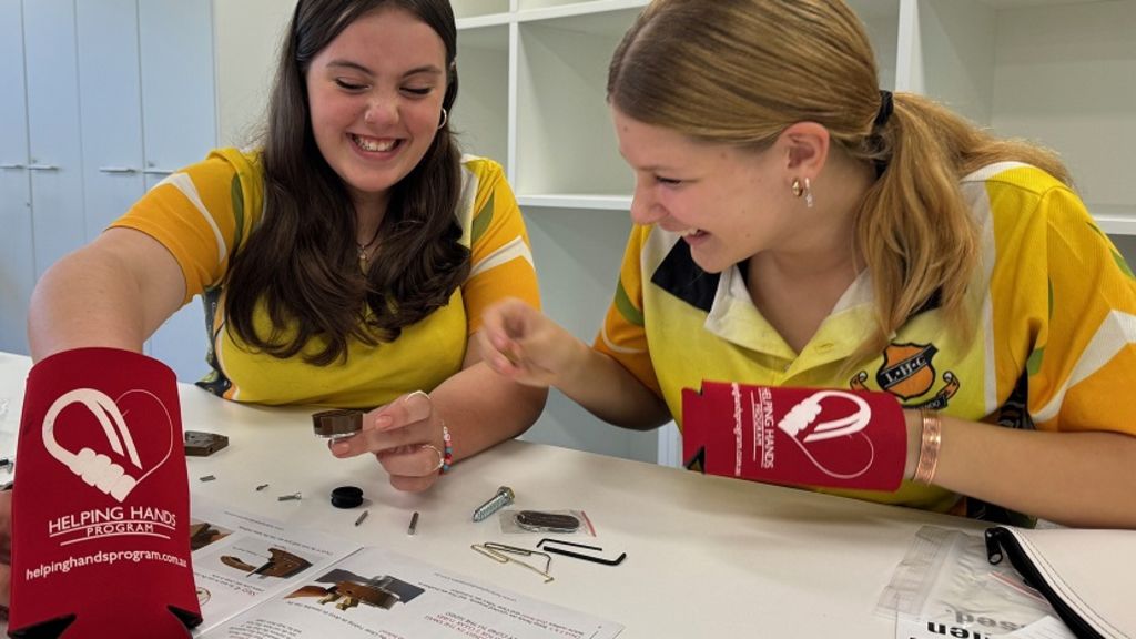 One handed STEM students on prosthetic making mission - ABC News